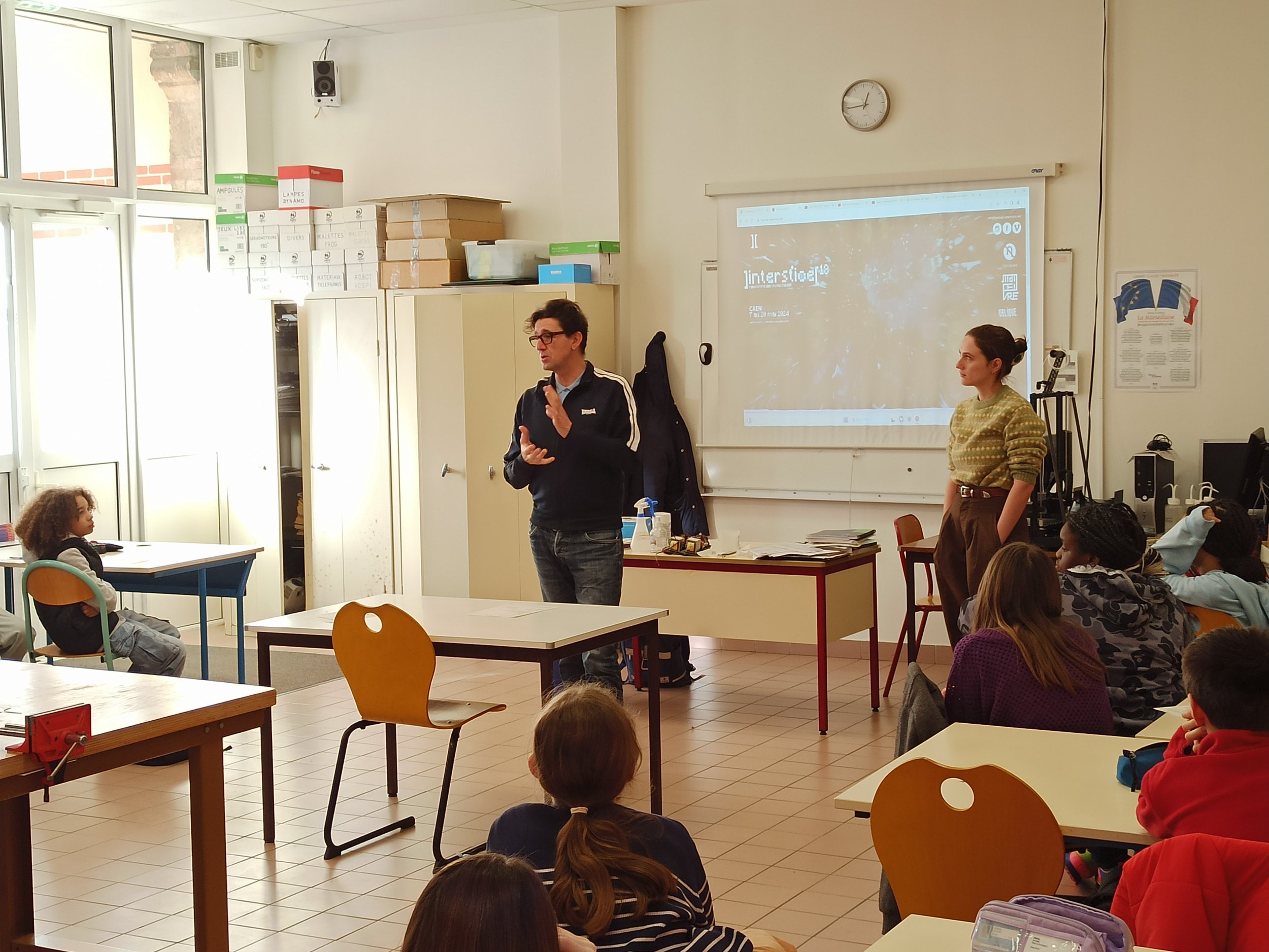 Présentation de métiers dans le domaine artistique et culturel (festival Interstice) - Collège ...